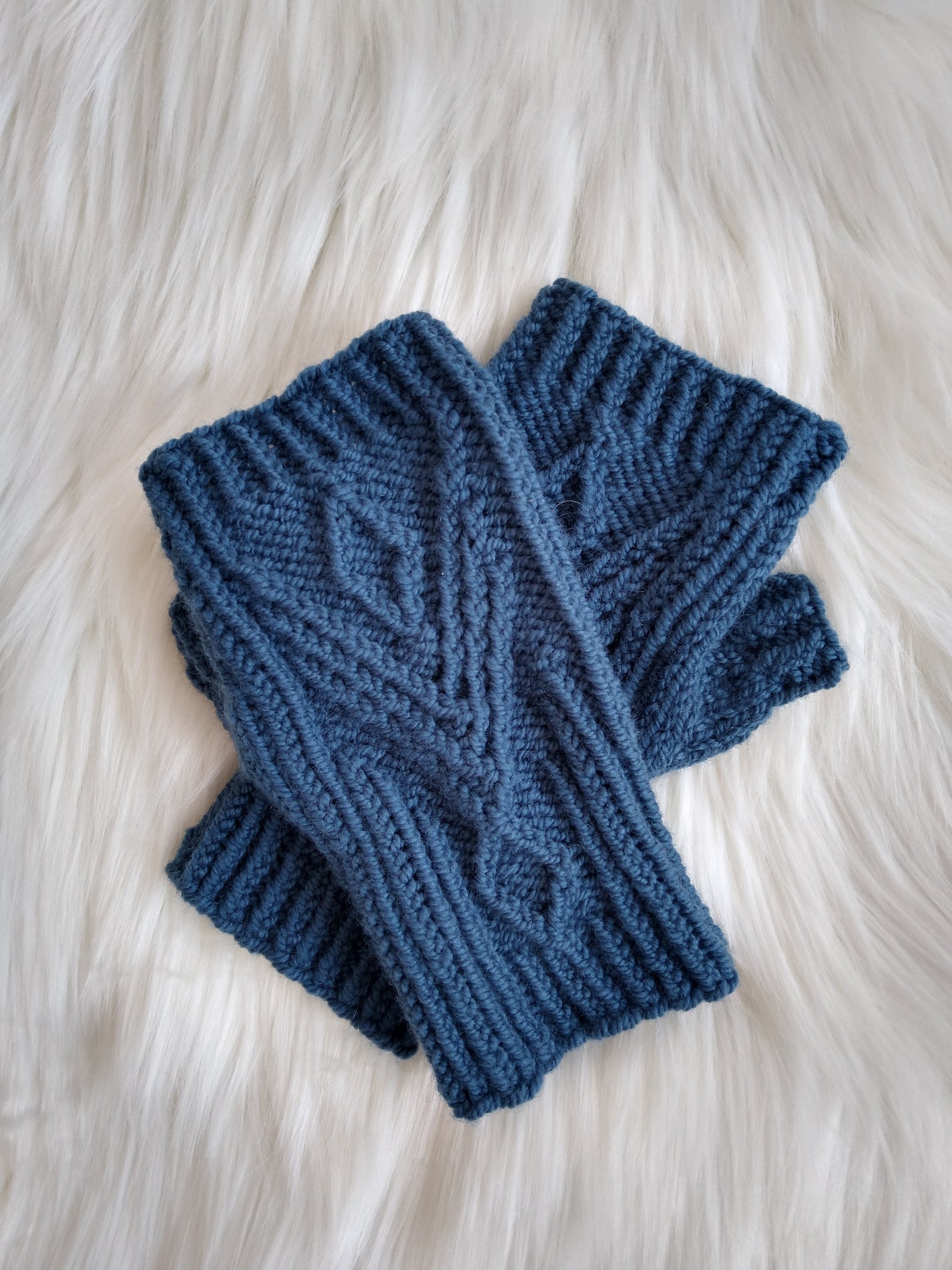 Thunderbird Mitts Knitting Pattern – Wanded Knit and Crochet